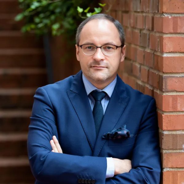 Łukasz Dominiak – IES-Europe